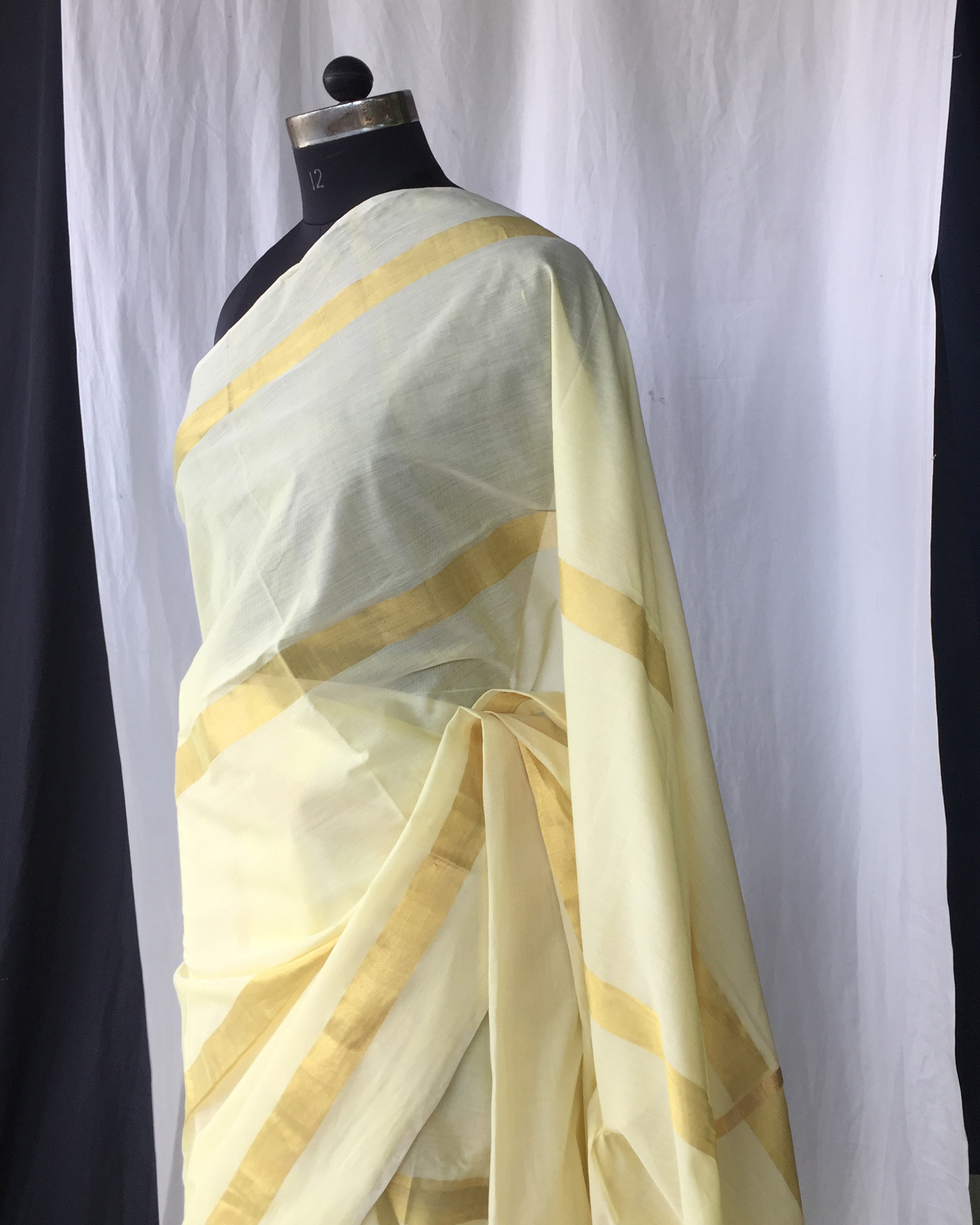 THE GOLDEN TRUNKS - Shop Rouka